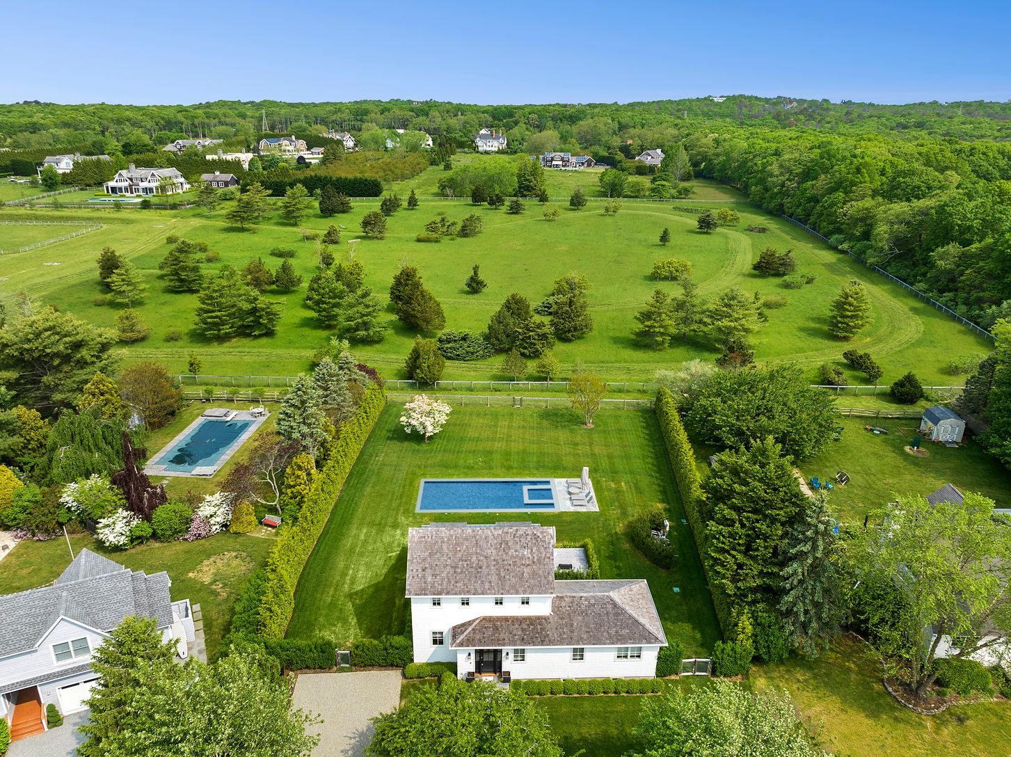 35 Farmstead Ln, Water Mill, NY 11976 | Out East