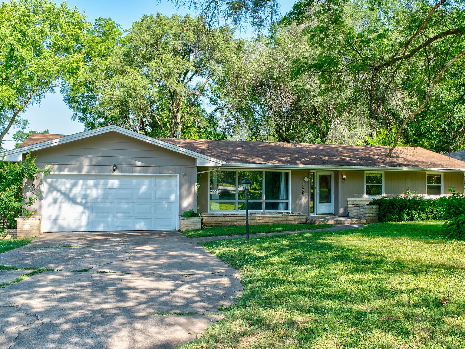 1653 S Ferguson Avenue, Springfield, MO 65807 | Zillow