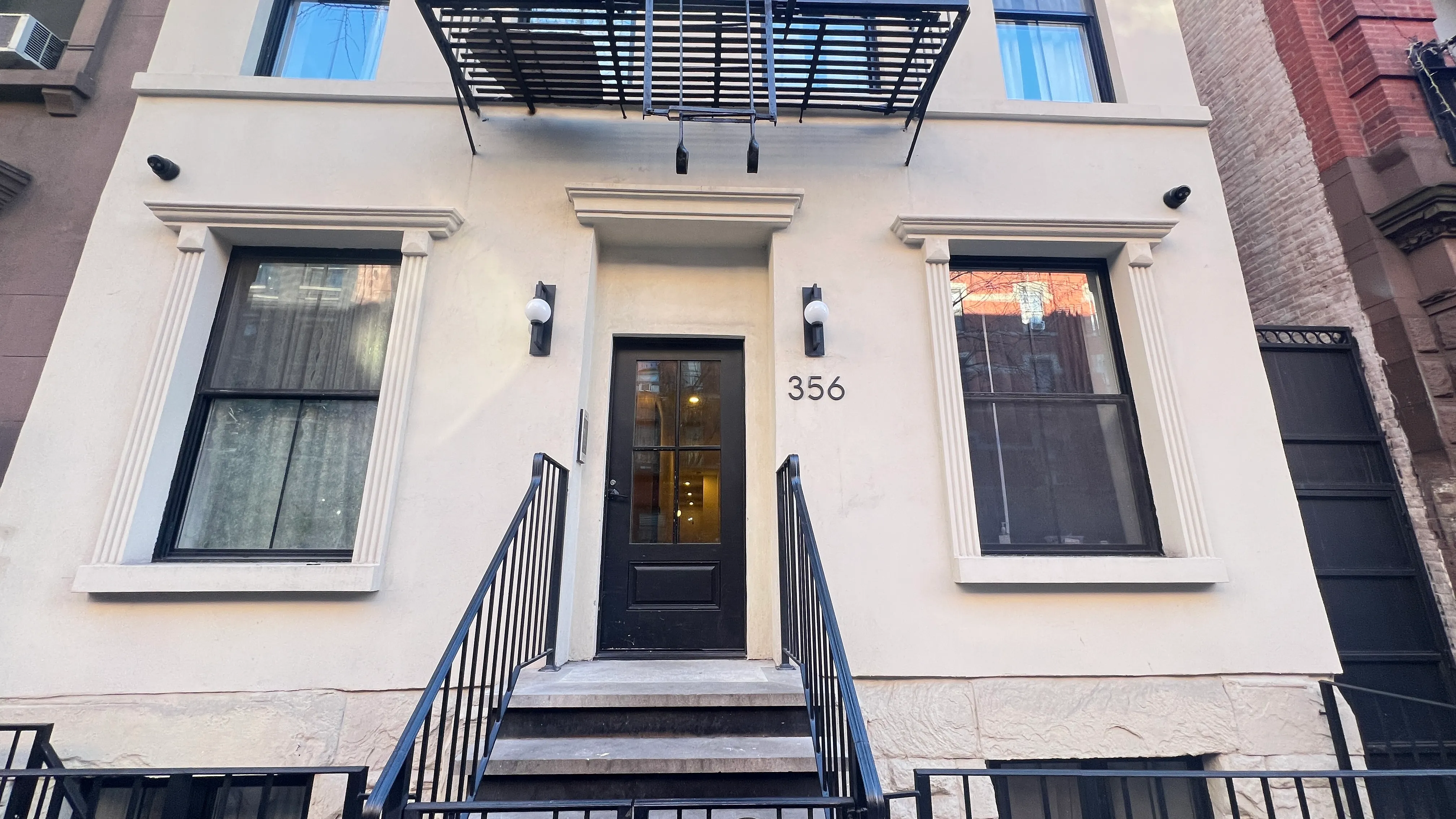 Aurora at 356 West 48th Street in Hell's Kitchen : Sales, Rentals ...