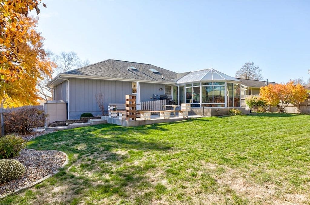 22 Hemlock St, Pella, IA 50219 | Zillow