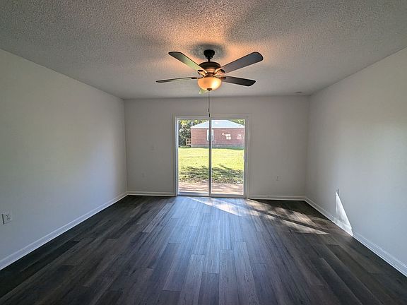 201-213 S Poplar St, Newport, AR 72112 | Zillow