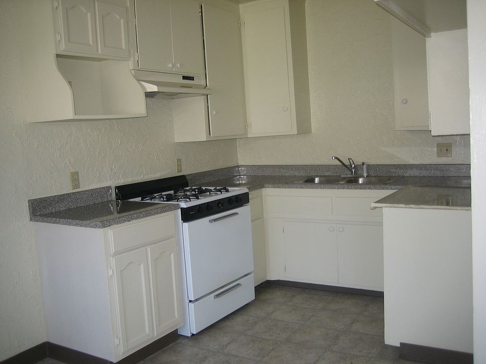 11604 Sylvan St North Hollywood CA | Zillow