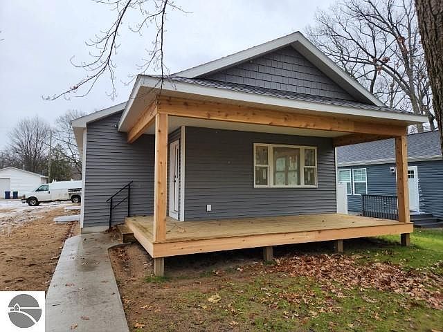 1211 Santo St, Traverse City, MI 49686 | MLS #1910482 | Zillow