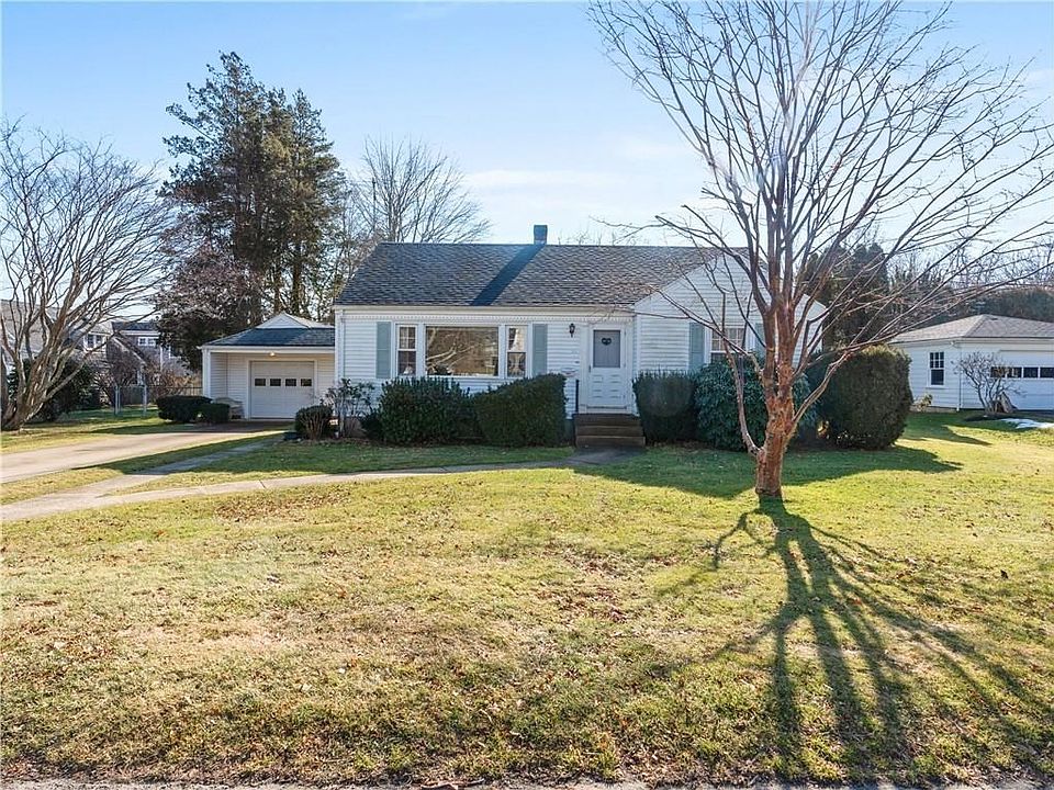 64 Harrison Ave, Newport, RI 02840 | Zillow