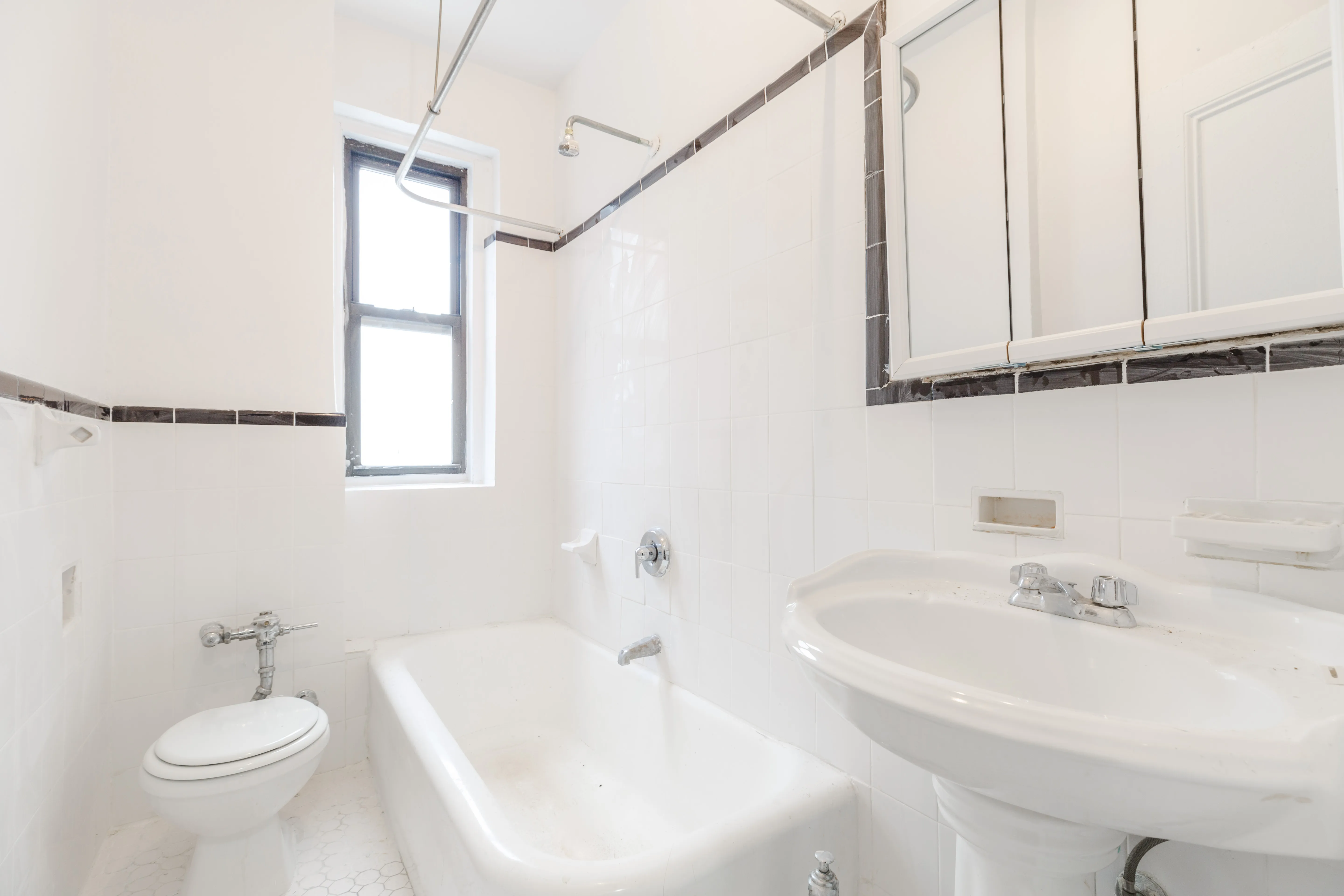 4863 Broadway #6N in Inwood, Manhattan | StreetEasy