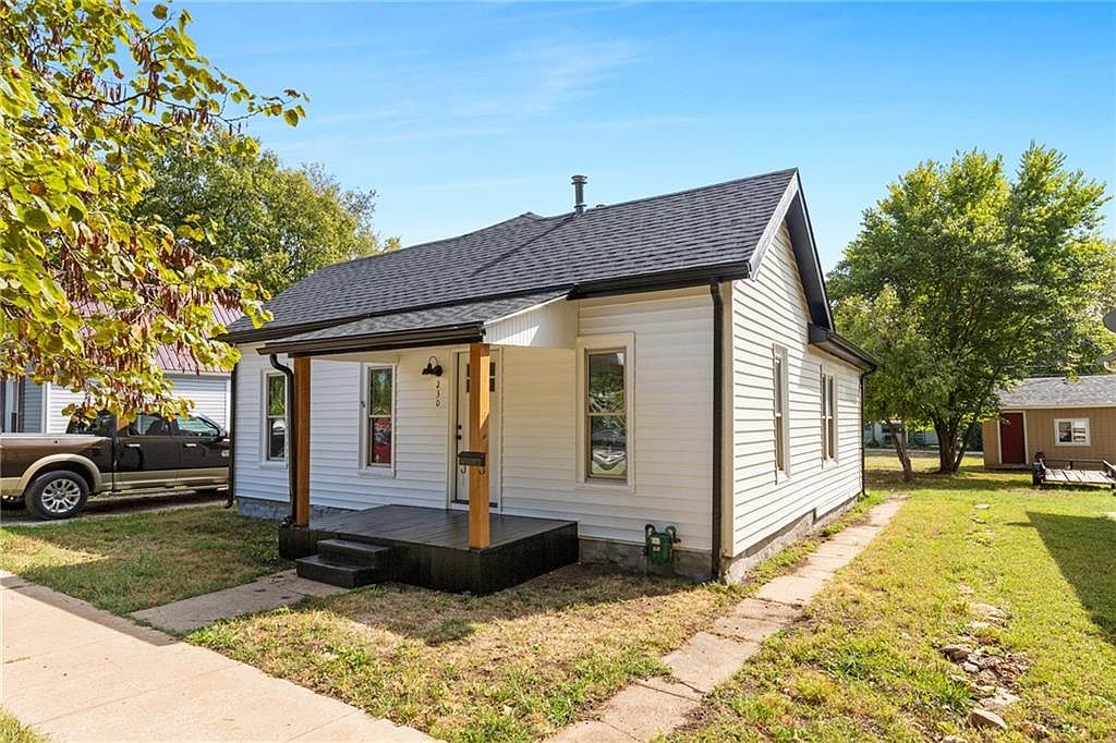 230 E 4th Ave, Garnett, KS 66032 | MLS #2456452 | Zillow
