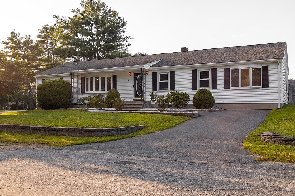 2 Leon St, Thompson, CT 06277 | MLS #73152454 | Zillow