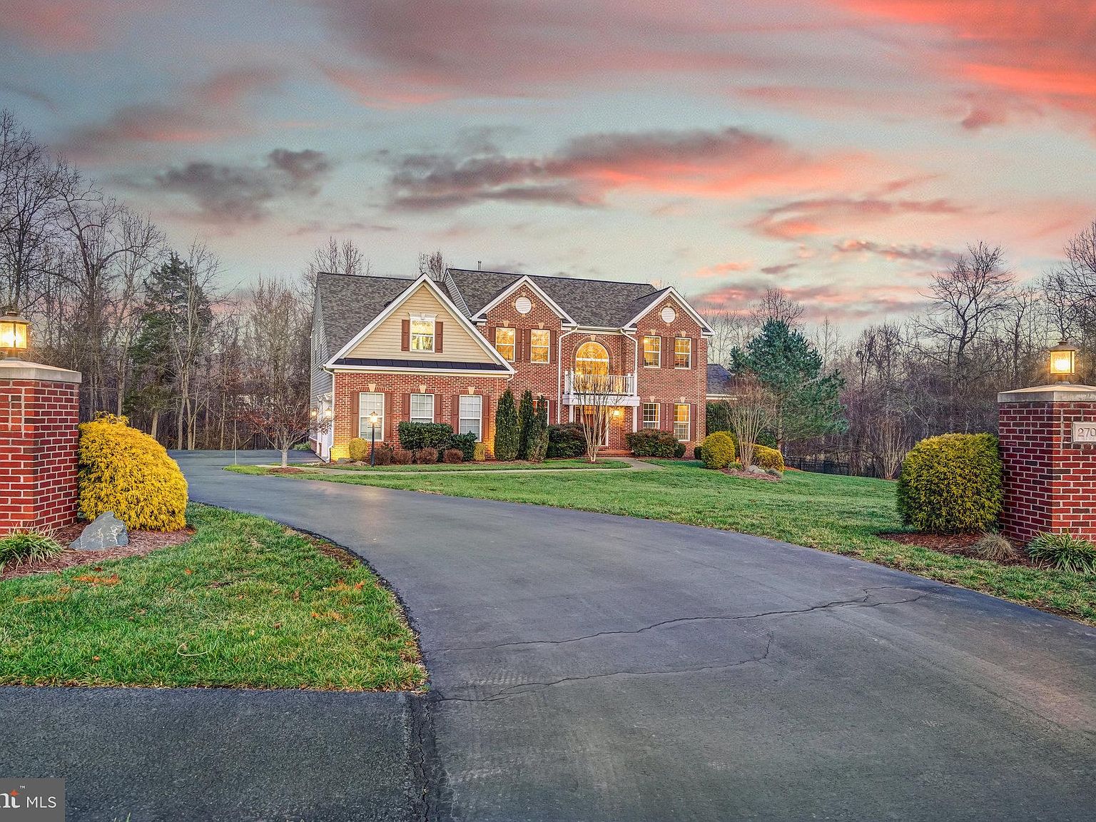 27002 Roan Ct, Chantilly, VA 20152 | Zillow