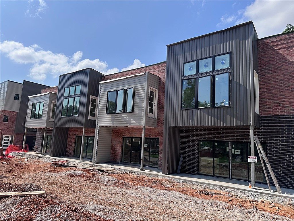 943 SE 10th St, Bentonville, AR 72712 | MLS #1272731 | Zillow