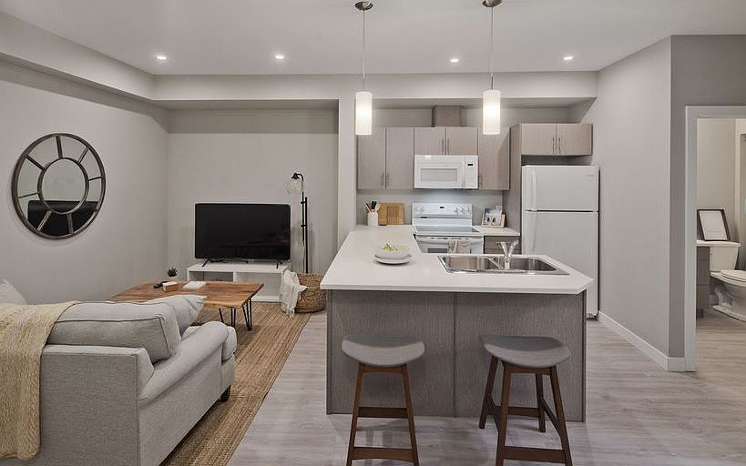 35 Jack Reimer Dr, Winnipeg, MB R3X 0S3 | Zillow