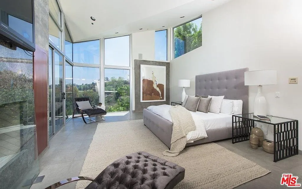 Abandoned: Inside Mary J. Blige's Former Hollywood Hills Mansion ...