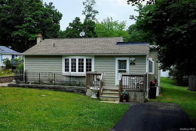 10 Heaton Rd, Monroe, NY 10950 | Zillow