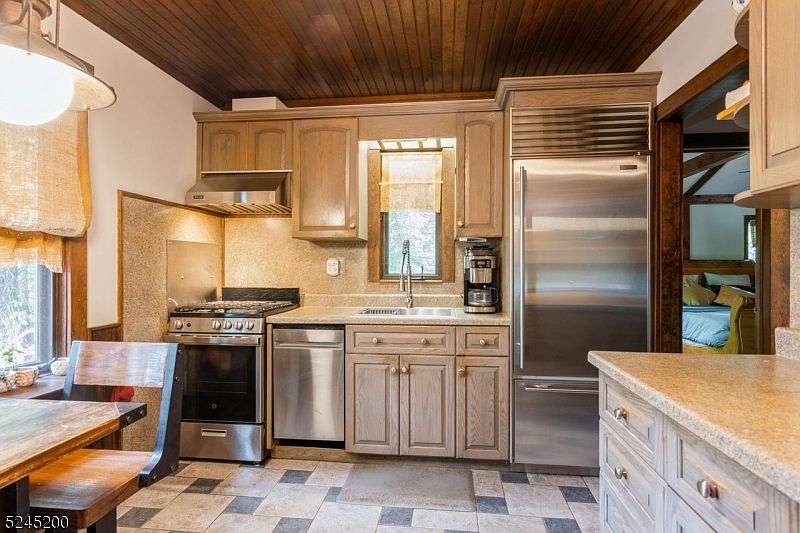 5 Emerson Ln, Warren, NJ 07059 | Zillow