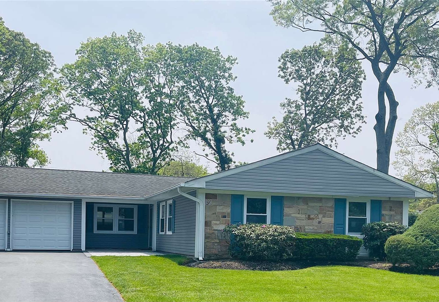 24 Whitfield Lane, Coram, NY 11727 | Zillow