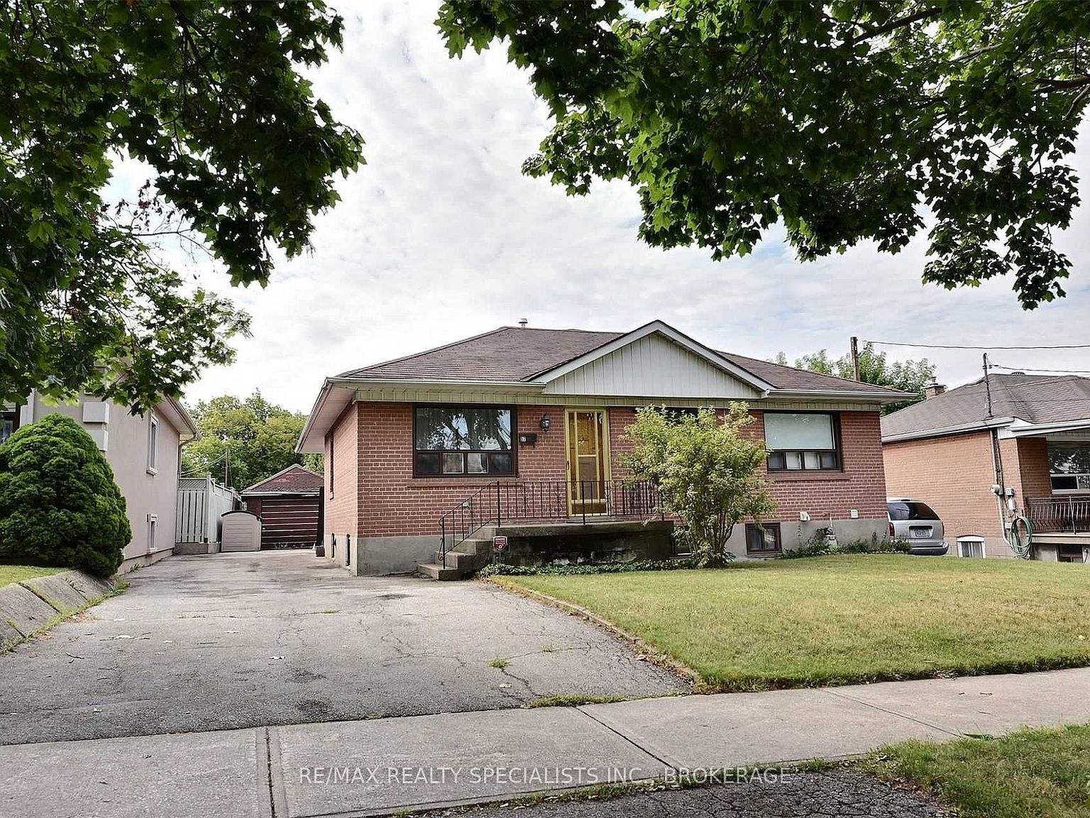 17 Grovedale Ave #BASEMENT, Toronto, ON M6L 1Y5 | Zillow