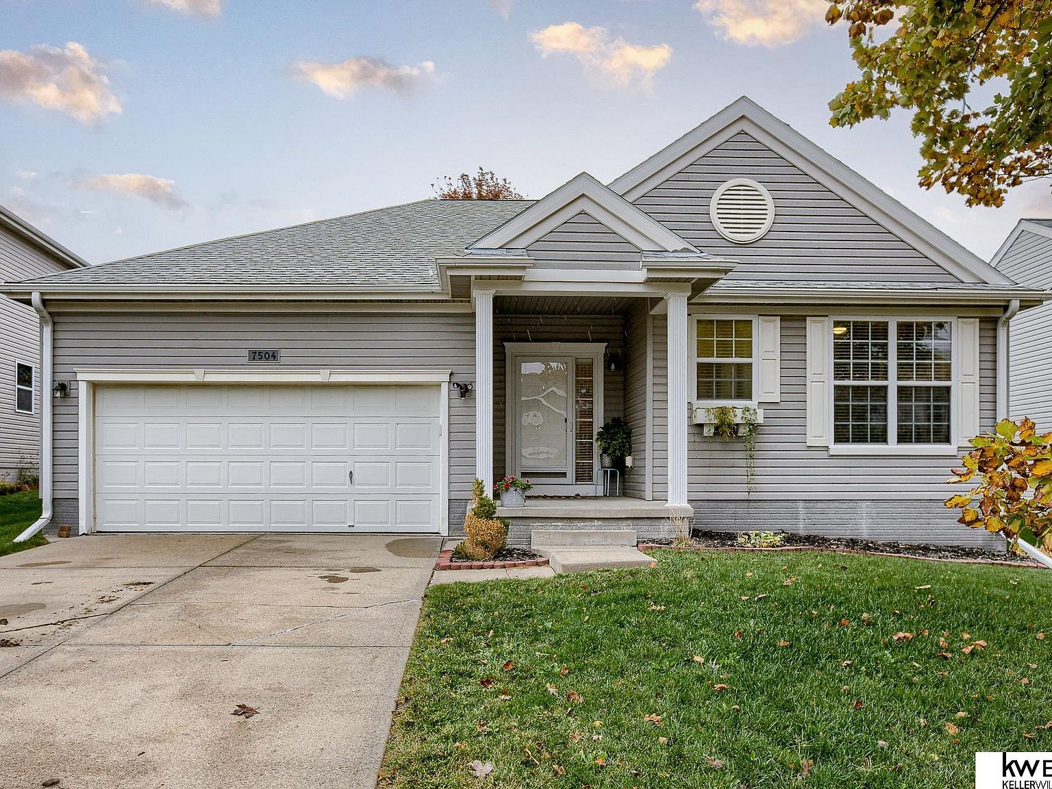 7504 N 107th St, Omaha, NE 68122 | Zillow