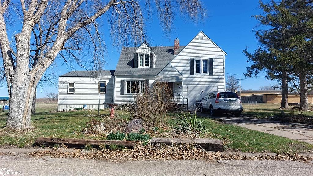 92 Elm St, Elliott, IA 51532 | Zillow
