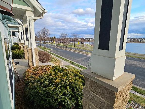 15624 Cobblestone Lake Pkwy, Apple Valley, MN 55124 | Zillow