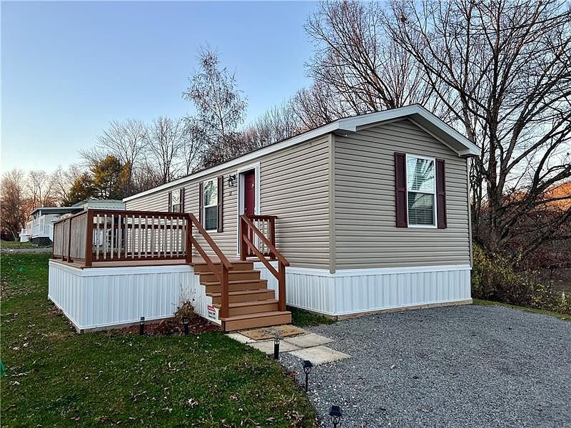 10 Skyline Dr W, Tarentum, PA 15084 | Zillow