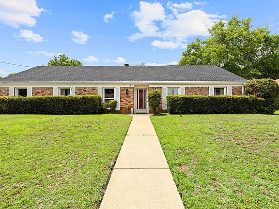 1901 Livingston St, Longview, TX 75601 | MLS #25007600 | Zillow
