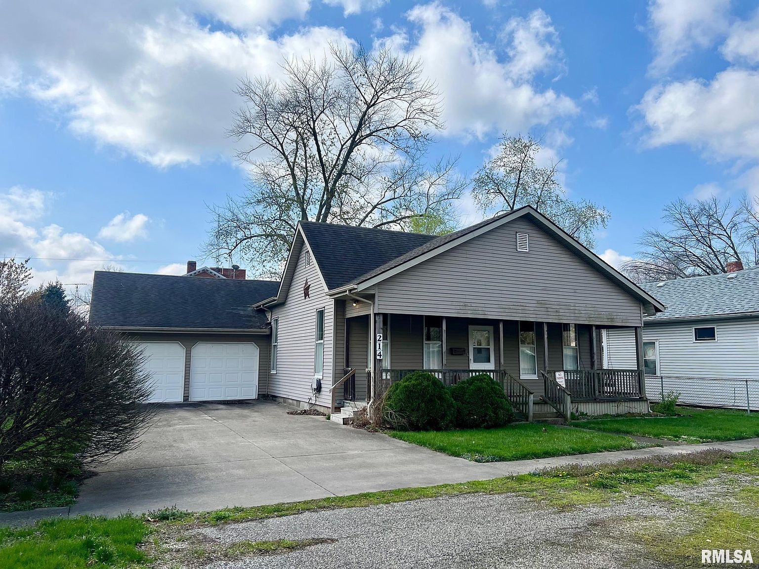214 E Rutledge Ave, Petersburg, IL 62675 | Zillow