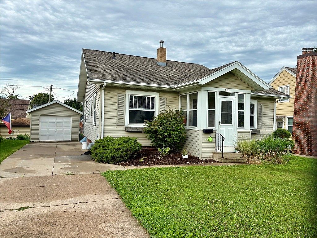 421 Dunreath Dr NE, Cedar Rapids, IA 52402 | Zillow