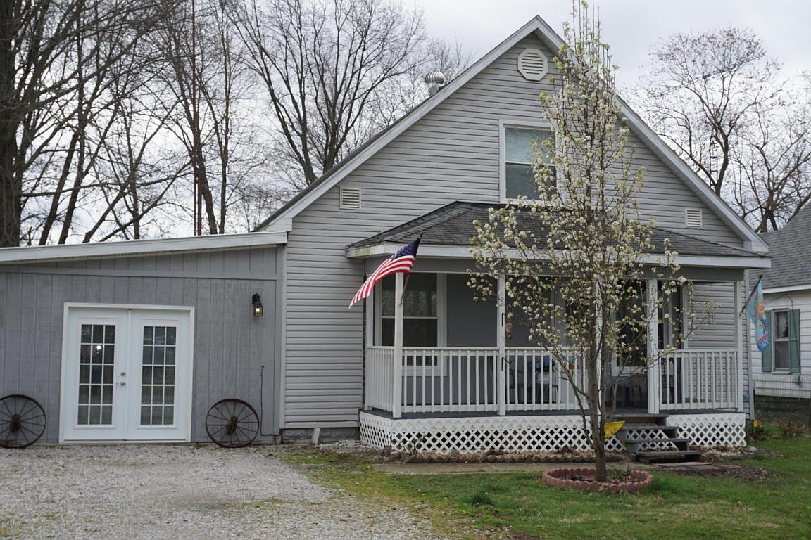 1304 Madison Ave, Sandoval, IL 62882 | Zillow