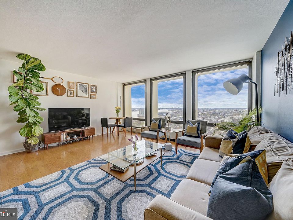 210 Locust St Philadelphia PA | Zillow