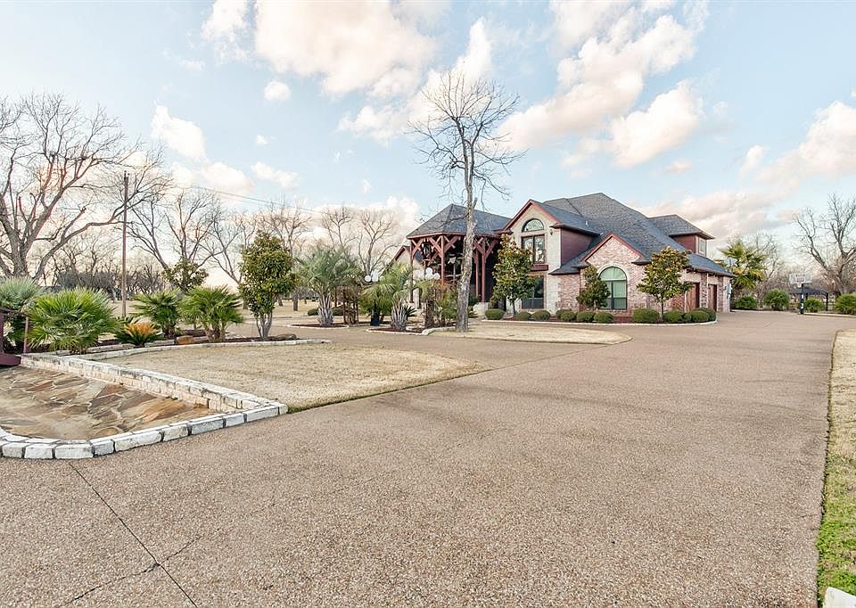 5904 Dog Leg Ct, Granbury, TX 76049 | Zillow