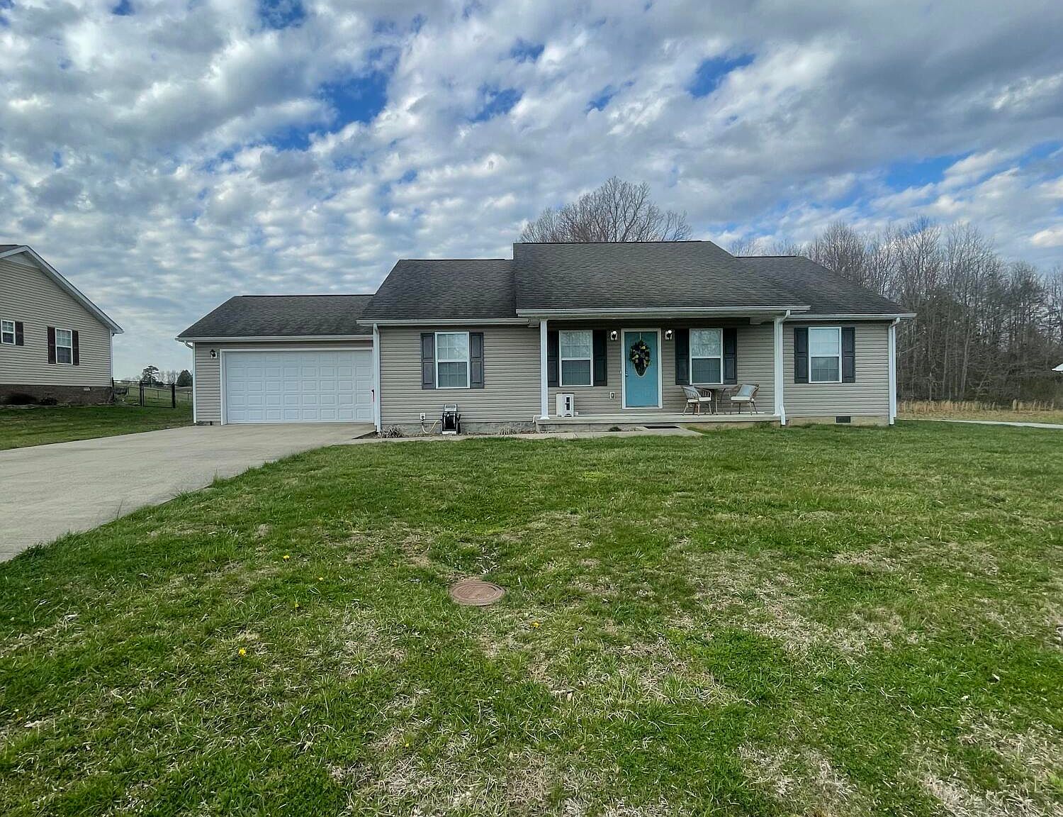 1033 Hunters Loop, London, KY 40744 | Zillow
