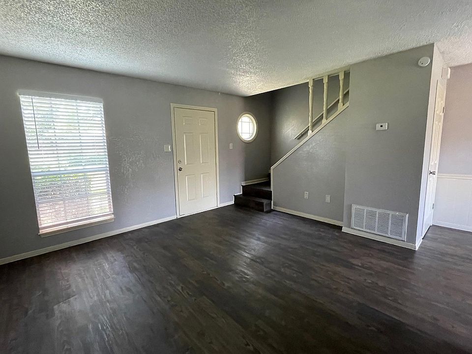 200 S Anderson St #10, Angleton, TX 77515 | Zillow
