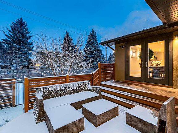 7216 W 11th St SW, Calgary, AB T2V 1N1 | MLS #A2096896 | Zillow
