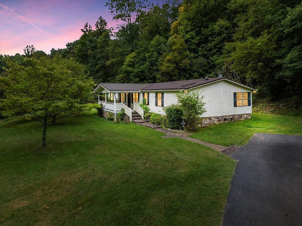 264 Piney Mountain Rd, Narrows, VA 24124 | Zillow