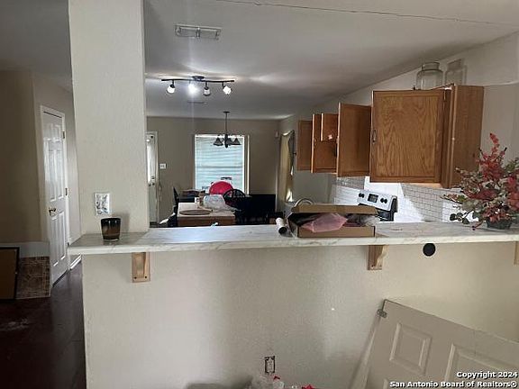 10251 Crystal View, Universal City, TX 78148 | MLS #1742134 | Zillow