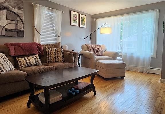 136 Oak Crest Dr E, Riverside, RI 02915 | Zillow