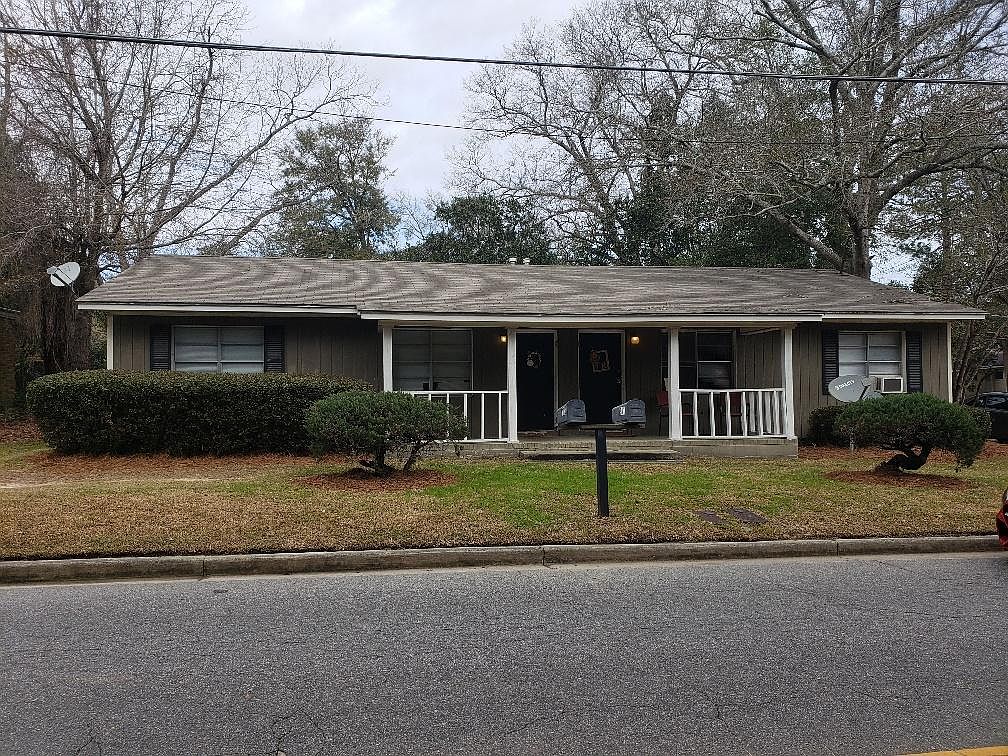 311 N Grady St, Claxton, GA 30417 | Zillow