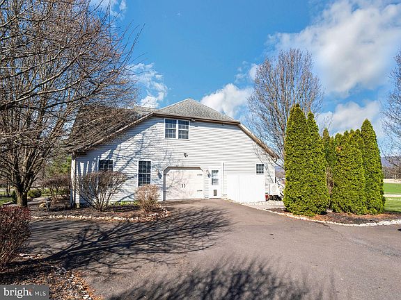 202 E County Rd, Sugarloaf, PA 18249 | Zillow