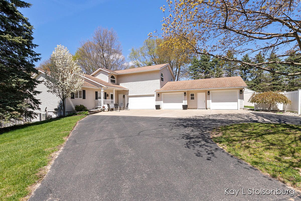 7509 Valhalla Dr SE, Alto, MI 49302 | Zillow