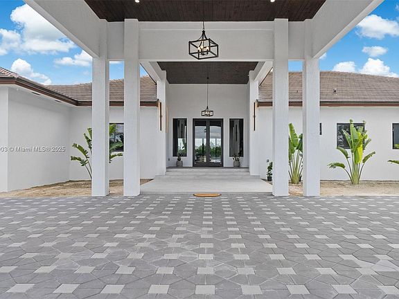 19410 SW 208th St, Miami, FL 33187 | MLS #A11749903 | Zillow