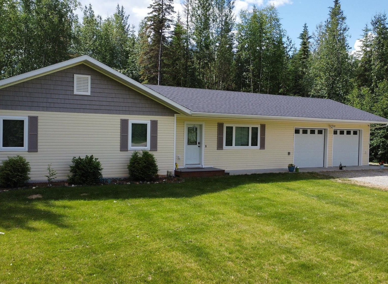 2249 Moonlight Dr, North Pole, AK 99705 | Zillow