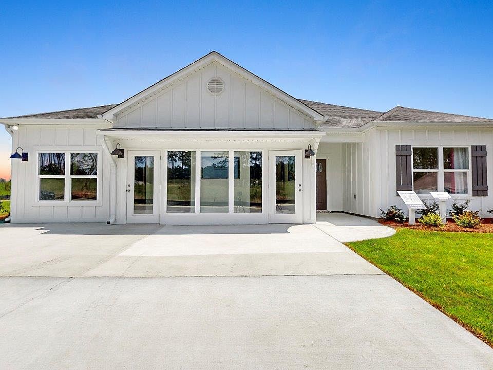 Aberdeen by D.R. Horton in Calera AL | Zillow