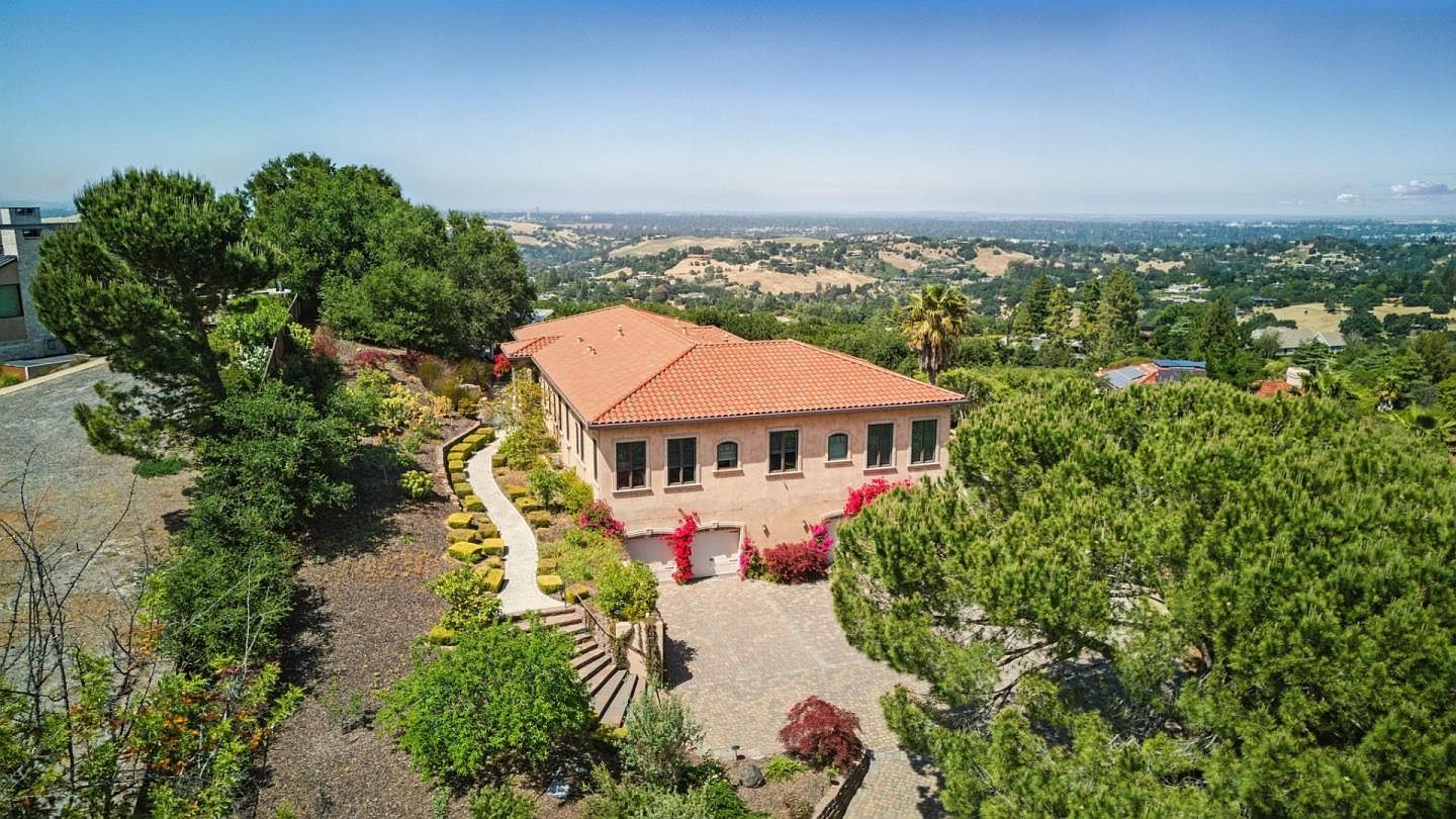 12252 Menalto Dr Los Altos Hills Ca 94022 Zillow