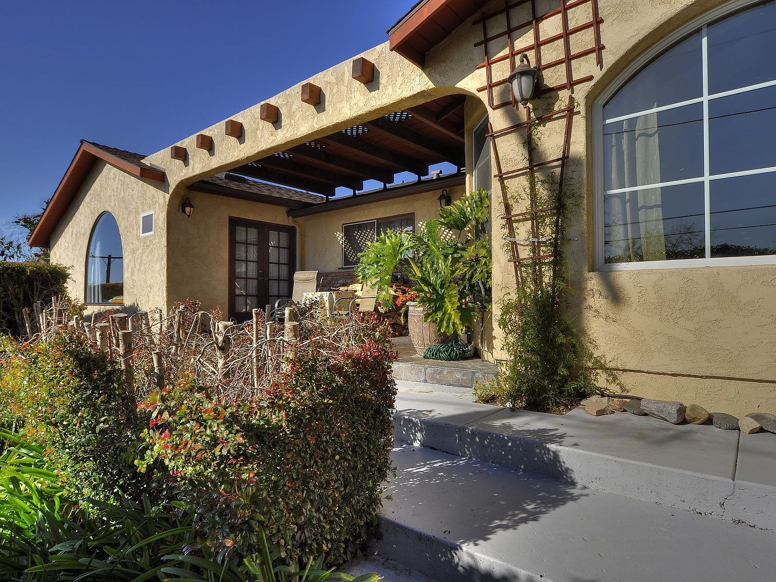 2944 La Combadura Rd, Santa Barbara, CA 93105 | Zillow