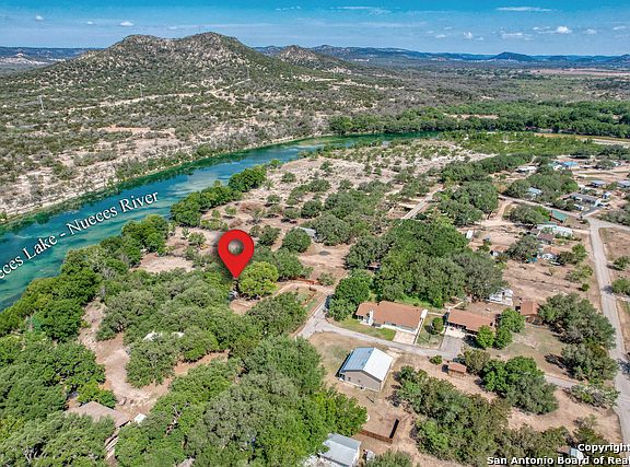127 LAKE DR, Uvalde, TX 78833 | MLS #1757589 | Zillow