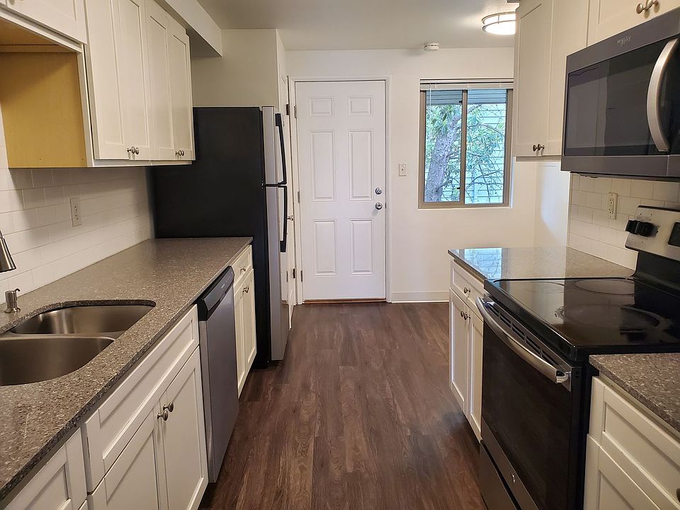 Pacific Ridge Apartments - 22855 30th Ave S Des Moines WA | Zillow