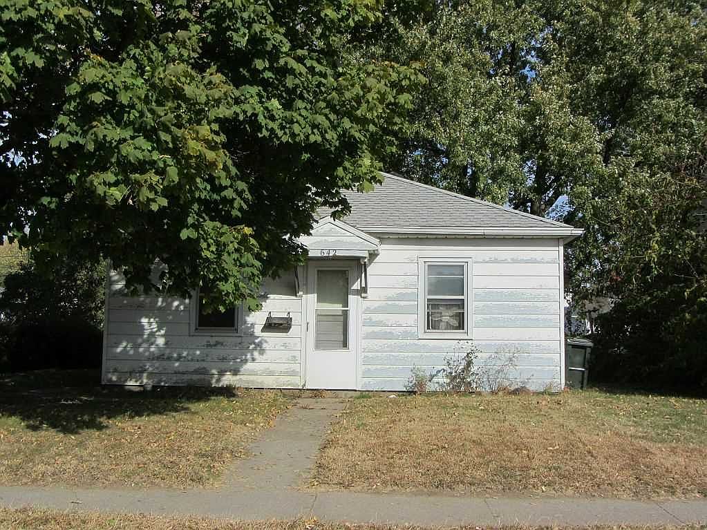 642 Conger St, Waterloo, IA 50703 | Zillow