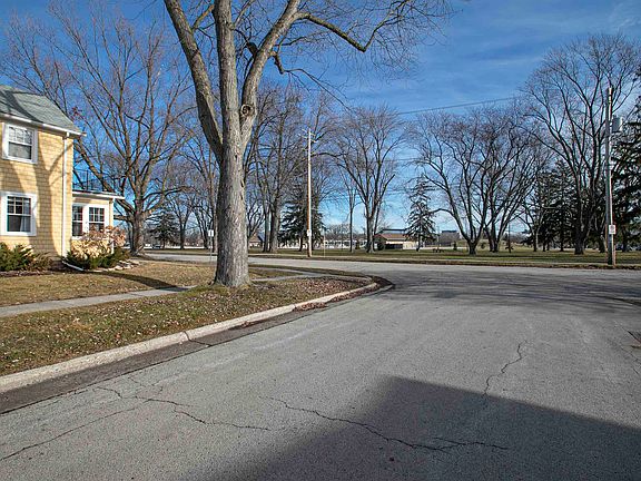 126 E Roosevelt St, Appleton, WI 54911 | MLS #50285363 | Zillow