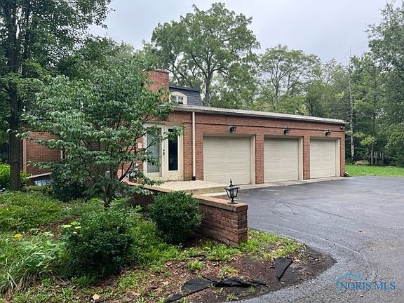 2426 Hawthorne Rd, Fostoria, OH 44830 | Zillow