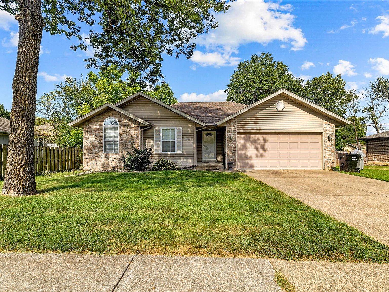 1437 S Arcadia Avenue, Springfield, MO 65804 | Zillow