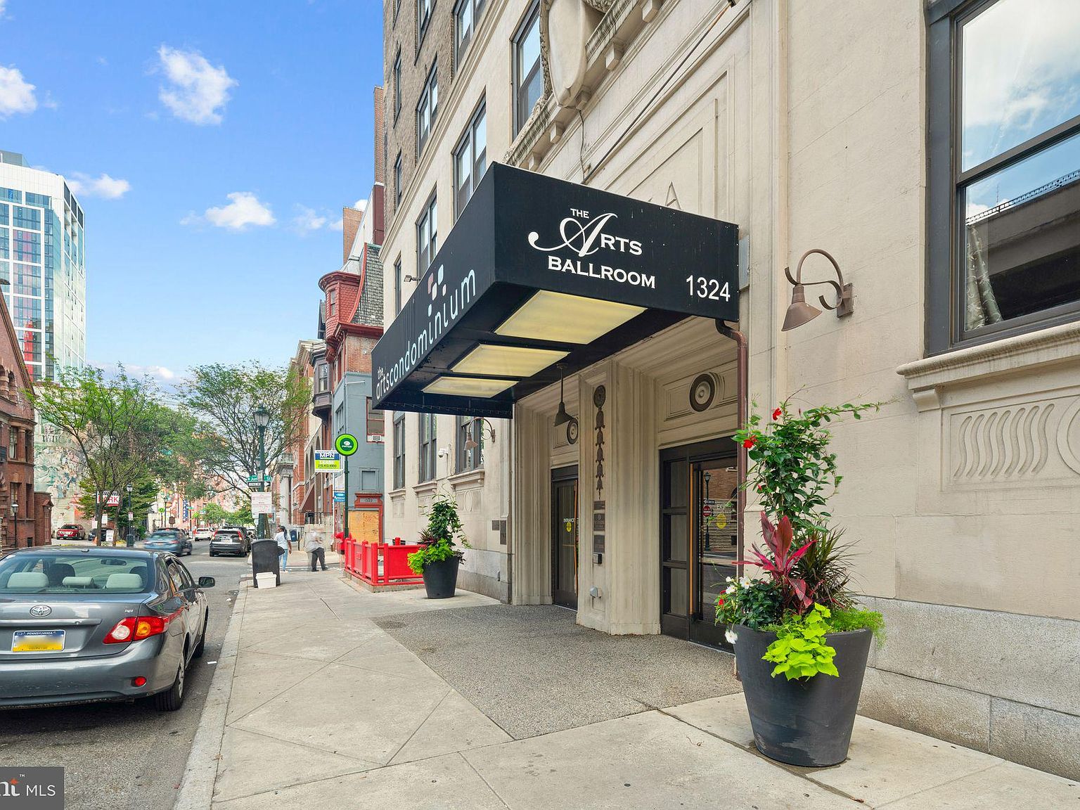 1324 Locust St APT 207, Philadelphia, PA 19107 | MLS #PAPH2374032 | Zillow